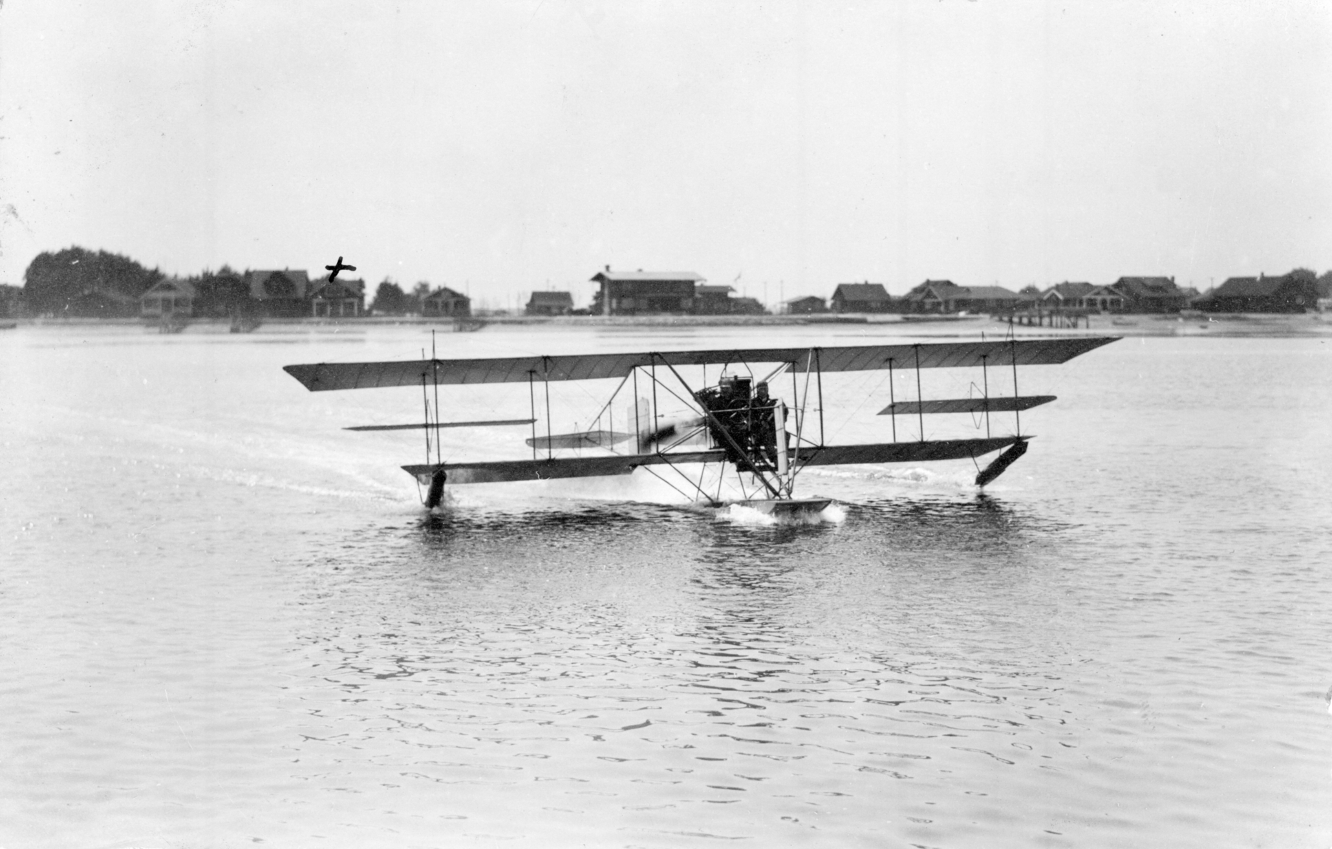 First water-to-water flight, Newport Bay 1912 | The Log